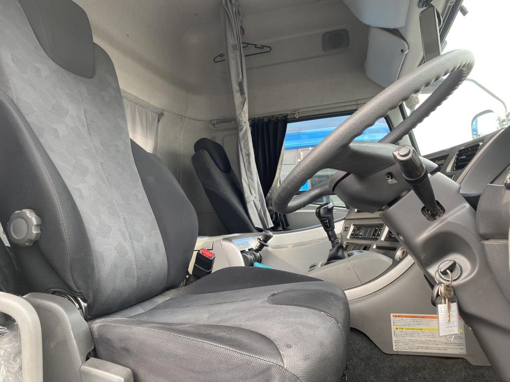 中古トラクタ UDトラックス クオン /H27 UDハイルーフトラクタ 410PS 11.5t エスコット 中古トラック詳細|中古トラック・トレーラー・バスの情報なら【トラックバンク】