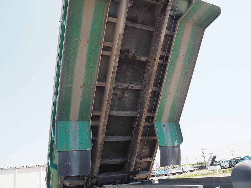 中古ダンプ UDトラックス クオン /UD クオン 2デフ 25t 大型ダンプ 積載13.9t 電動コボレーン 画像・動画一覧|中古トラック・トレーラー・バスの情報なら【トラックバンク】