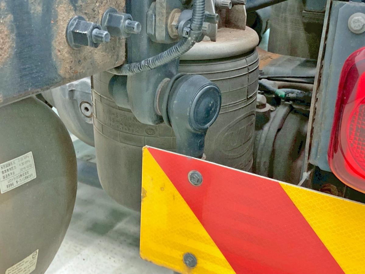 中古トラクタ UDトラックス クオン /460PS エスコットⅥ シフトダウンブレーキ 第五輪11.3t メタコン 画像・動画一覧|中古トラック掲載台数No.1！圧倒的なトラック掲載台数で ...